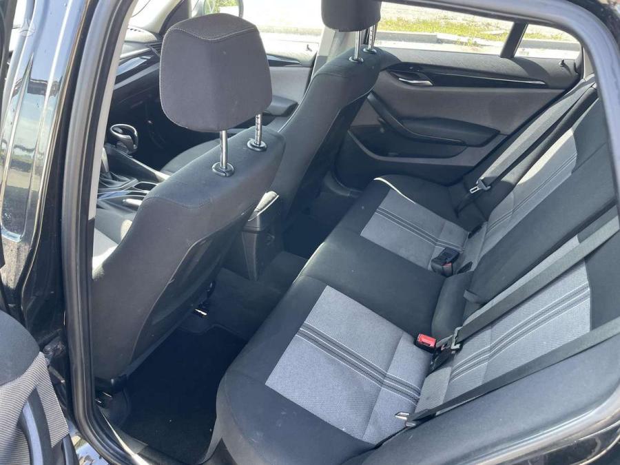 Black BMW X1 2012 in Kaunas, with an engine capacity of 2.00 L and mileage of 228 thousand km for 4650 €, photo 10 on AUTOMOTO.COM.LV
