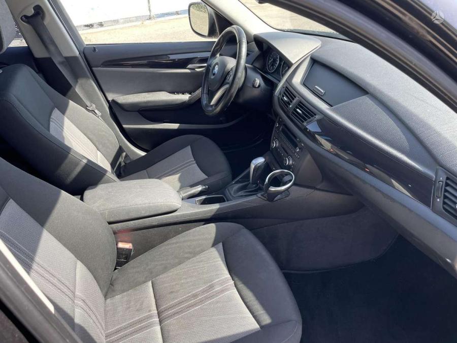 Black BMW X1 2012 in Kaunas, with an engine capacity of 2.00 L and mileage of 228 thousand km for 4650 €, photo 11 on AUTOMOTO.COM.LV