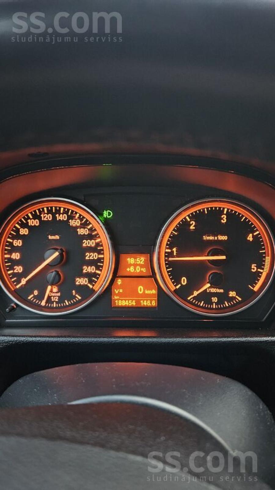 Black BMW X1 2012 in Riga, with an engine capacity of 2.00 L and mileage of 194 thousand km for 7600 €, photo 10 on AUTOMOTO.COM.LV