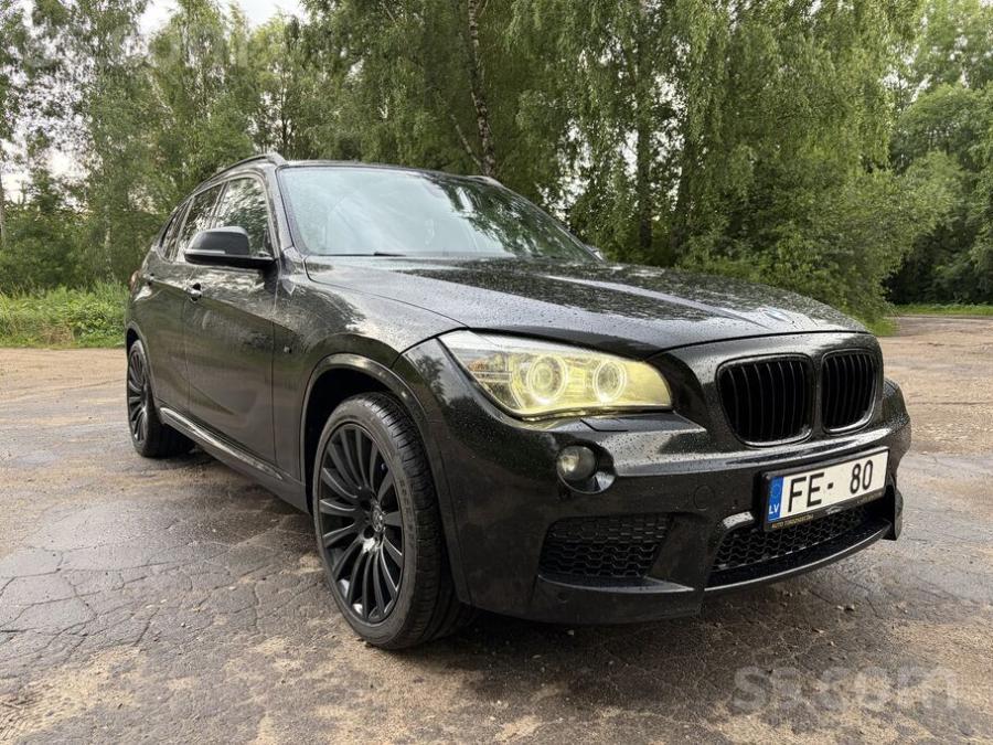 Melns BMW X1 2012 Rīga, ar dzinēja tilpumu 2.00 L un nobraukumu 310 tūkst. km par 10495 €, foto 4 vietnē AUTOMOTO.COM.LV