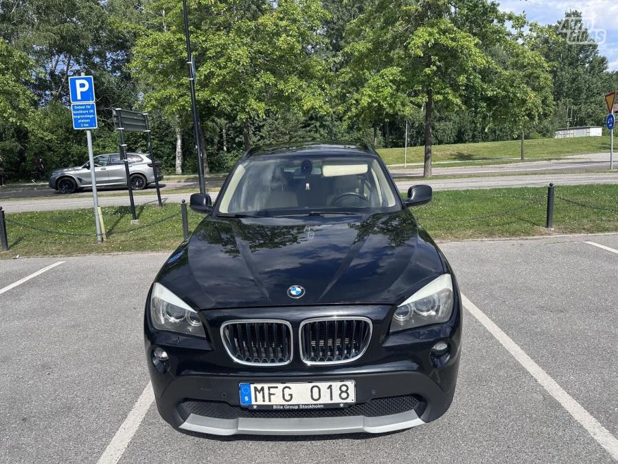 Black BMW X1 2012 in Telschi, with an engine capacity of 2.00 L and mileage of 327 thousand km for 5400 €, photo 4 on AUTOMOTO.COM.LV