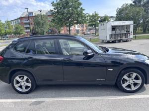Black BMW X1 2012 in Telschi, with an engine capacity of 2.00 L and mileage of 327 thousand km for 5400 €, photo 5 on AUTOMOTO.COM.LV