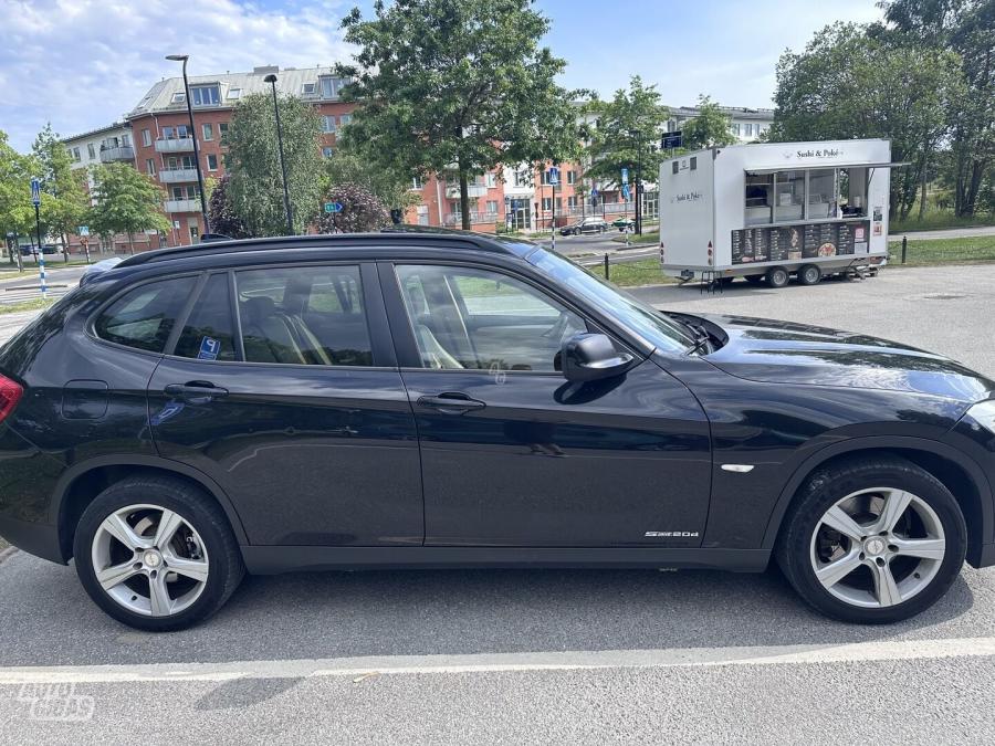 Black BMW X1 2012 in Telschi, with an engine capacity of 2.00 L and mileage of 327 thousand km for 5400 €, photo 5 on AUTOMOTO.COM.LV