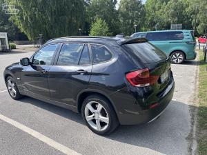 Black BMW X1 2012 in Telschi, with an engine capacity of 2.00 L and mileage of 327 thousand km for 5400 €, photo 7 on AUTOMOTO.COM.LV