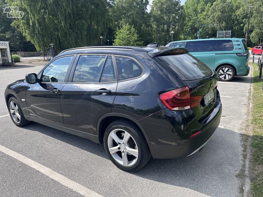 Black BMW X1 2012 in Telschi, with an engine capacity of 2.00 L and mileage of 327 thousand km for 5400 €, photo 7 on AUTOMOTO.COM.LV