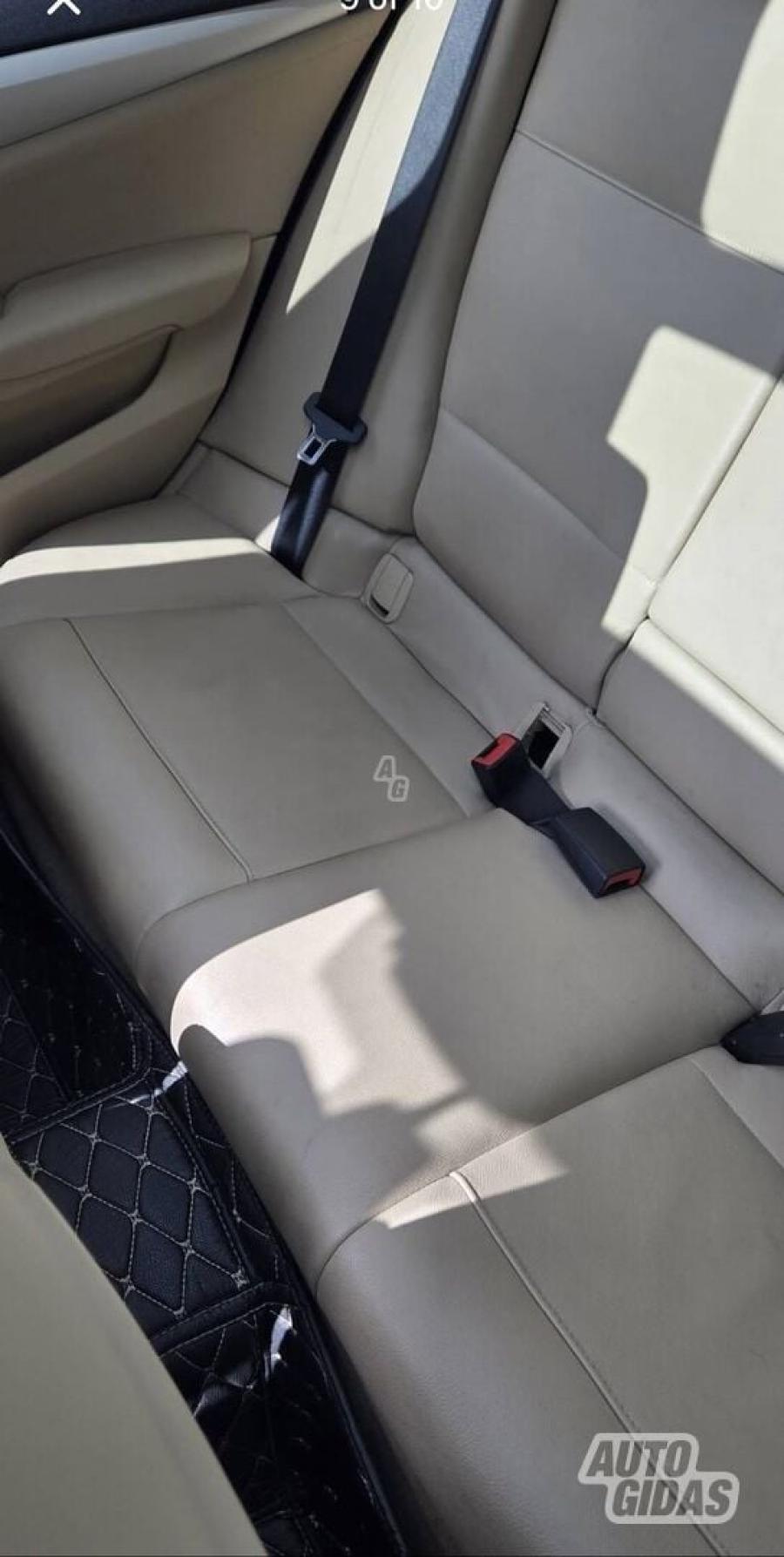 Black BMW X1 2012 in Telschi, with an engine capacity of 2.00 L and mileage of 327 thousand km for 5400 €, photo 10 on AUTOMOTO.COM.LV