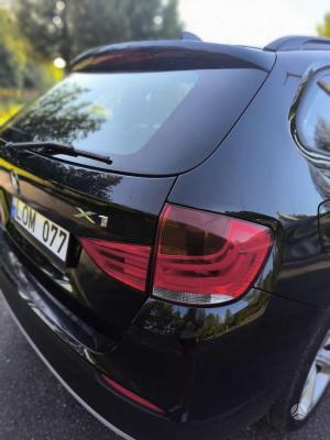 Black BMW X1 2012 in Kaunas, with an engine capacity of 2.00 L and mileage of 258 thousand km for 6300 €, photo 4 on AUTOMOTO.COM.LV