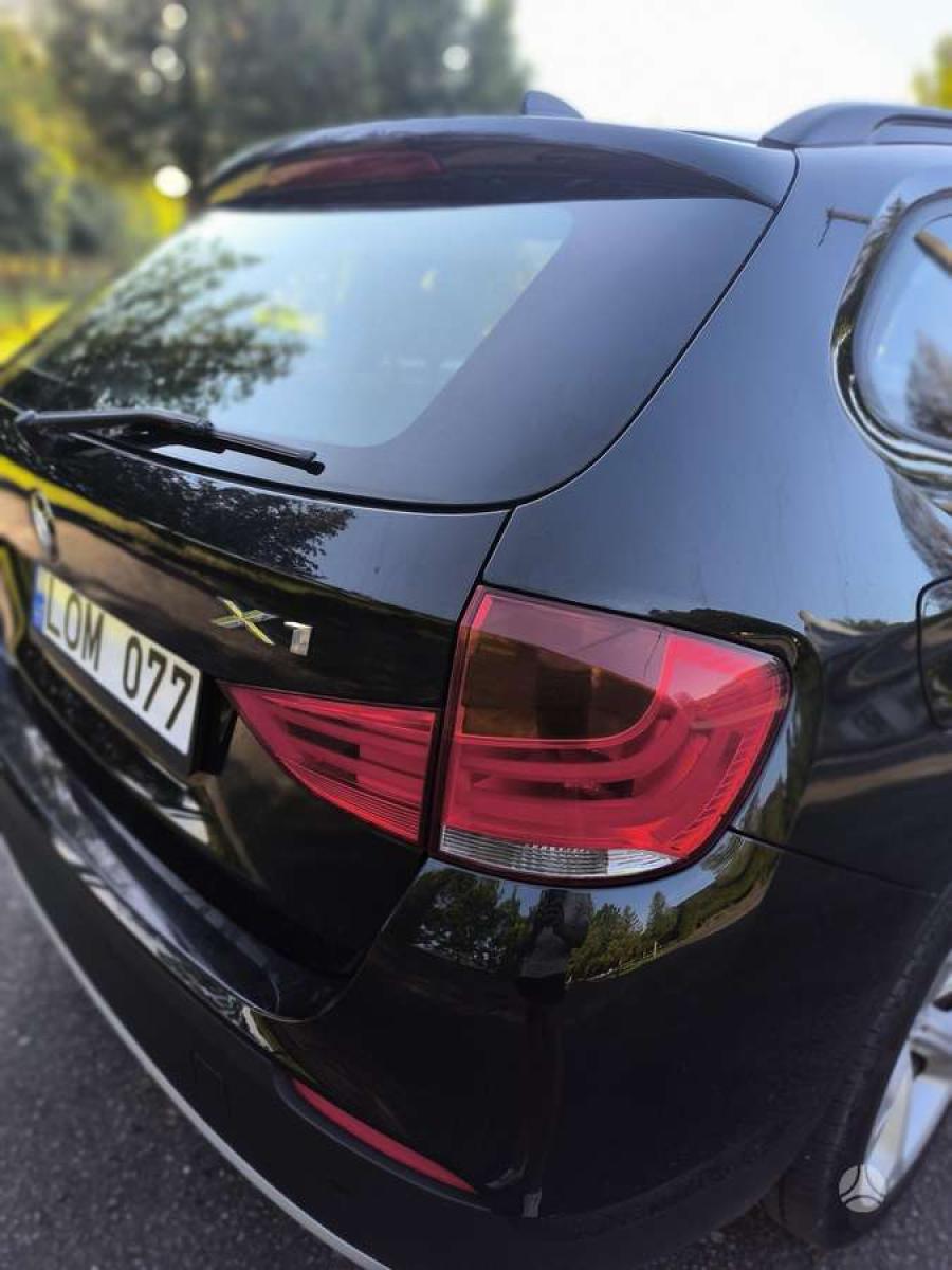 Black BMW X1 2012 in Kaunas, with an engine capacity of 2.00 L and mileage of 258 thousand km for 6300 €, photo 4 on AUTOMOTO.COM.LV