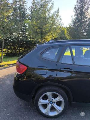 Black BMW X1 2012 in Kaunas, with an engine capacity of 2.00 L and mileage of 258 thousand km for 6300 €, photo 5 on AUTOMOTO.COM.LV