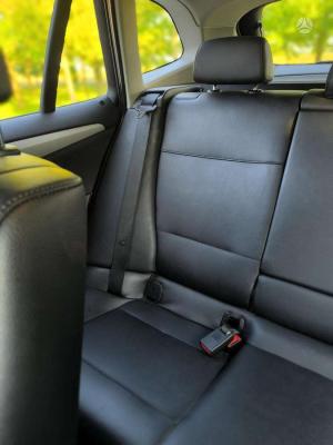 Black BMW X1 2012 in Kaunas, with an engine capacity of 2.00 L and mileage of 258 thousand km for 6300 €, photo 6 on AUTOMOTO.COM.LV