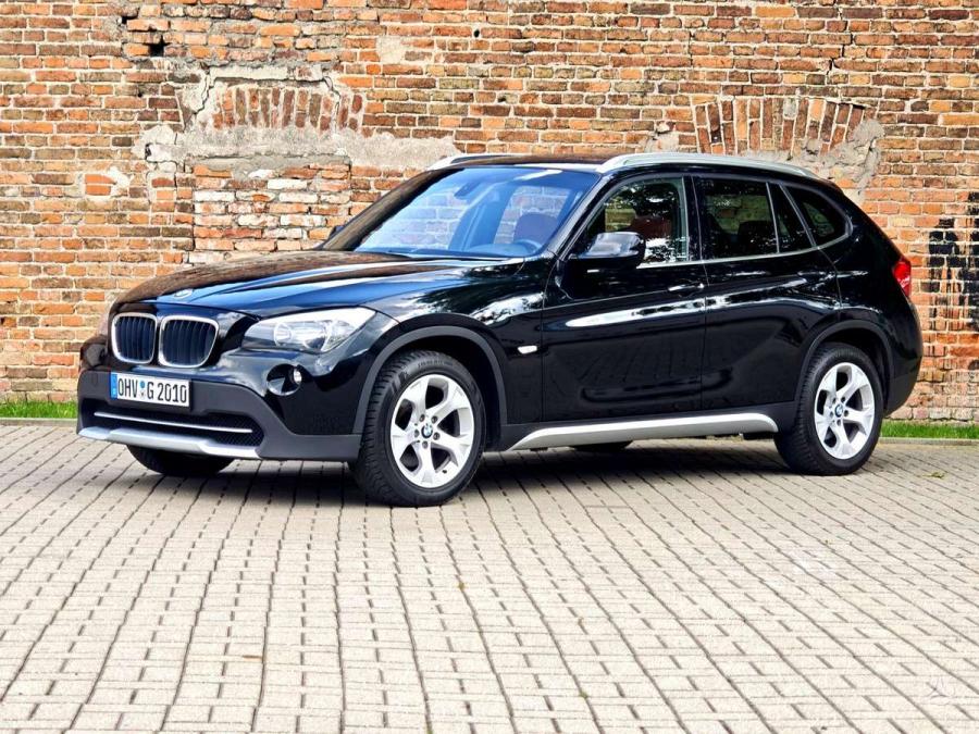 Black BMW X1 2012 in Kedainiai, with an engine capacity of 2.00 L and mileage of 191 thousand km for 7299 €, photo 6 on AUTOMOTO.COM.LV
