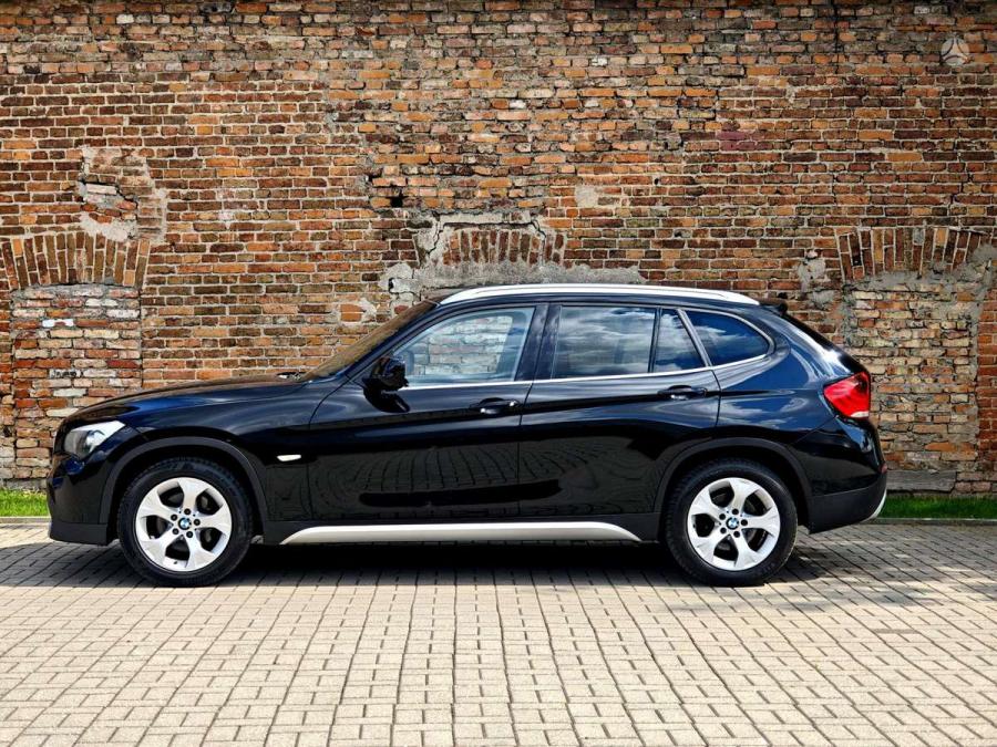 Black BMW X1 2012 in Kedainiai, with an engine capacity of 2.00 L and mileage of 191 thousand km for 7299 €, photo 7 on AUTOMOTO.COM.LV