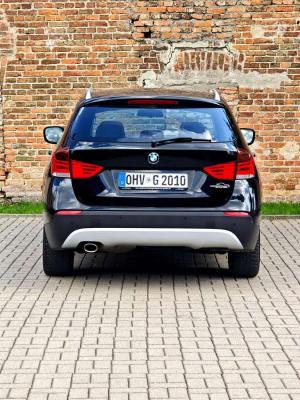 Black BMW X1 2012 in Kedainiai, with an engine capacity of 2.00 L and mileage of 191 thousand km for 7299 €, photo 11 on AUTOMOTO.COM.LV