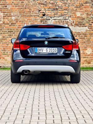 Black BMW X1 2012 in Kedainiai, with an engine capacity of 2.00 L and mileage of 191 thousand km for 7299 €, photo 12 on AUTOMOTO.COM.LV
