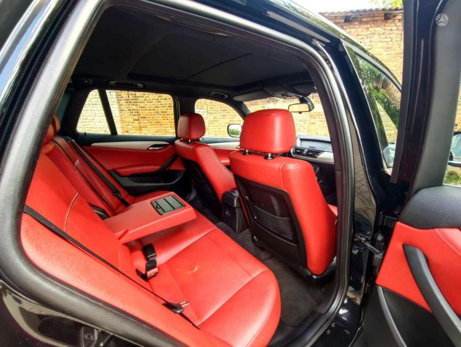 Black BMW X1 2012 in Kedainiai, with an engine capacity of 2.00 L and mileage of 191 thousand km for 7299 €, photo 26 on AUTOMOTO.COM.LV
