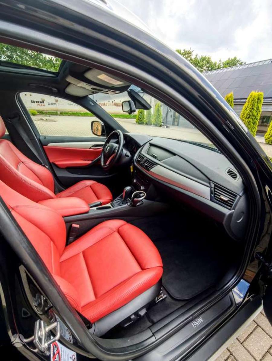 Black BMW X1 2012 in Kedainiai, with an engine capacity of 2.00 L and mileage of 191 thousand km for 7299 €, photo 27 on AUTOMOTO.COM.LV