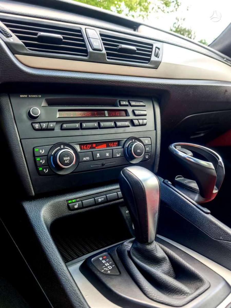 Black BMW X1 2012 in Kedainiai, with an engine capacity of 2.00 L and mileage of 191 thousand km for 7299 €, photo 30 on AUTOMOTO.COM.LV