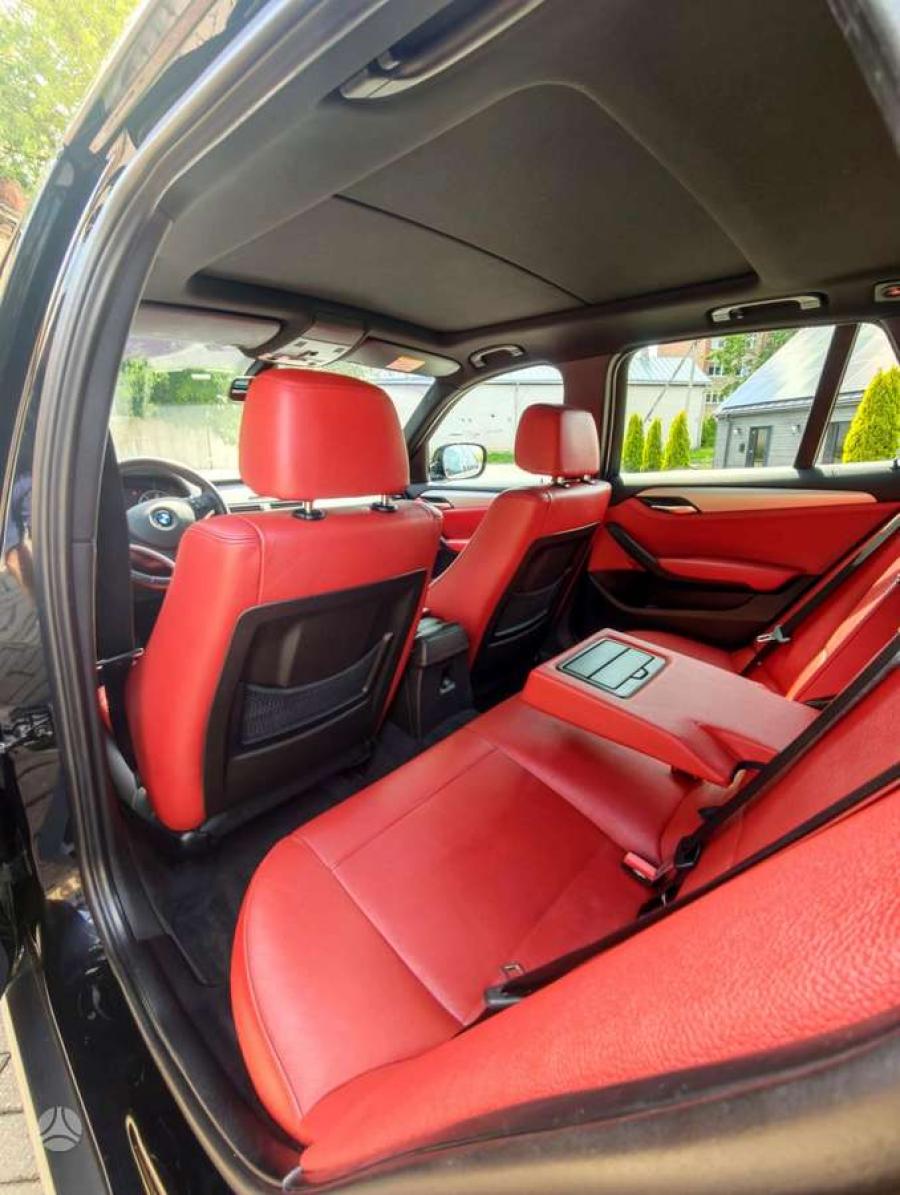 Black BMW X1 2012 in Kedainiai, with an engine capacity of 2.00 L and mileage of 191 thousand km for 7299 €, photo 32 on AUTOMOTO.COM.LV