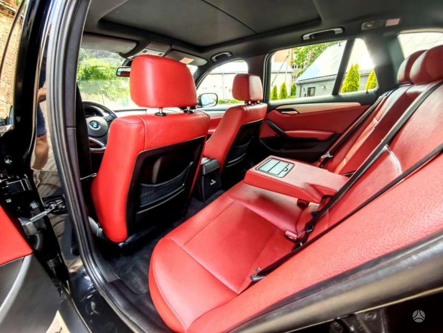 Black BMW X1 2012 in Kedainiai, with an engine capacity of 2.00 L and mileage of 191 thousand km for 7299 €, photo 35 on AUTOMOTO.COM.LV