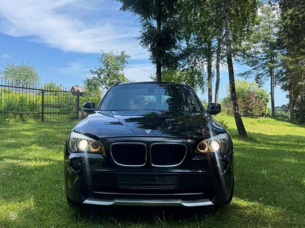 Black BMW X1 2012 in Utena, with an engine capacity of 2.00 L and mileage of 251 thousand km for 6450 €, photo 3 on AUTOMOTO.COM.LV