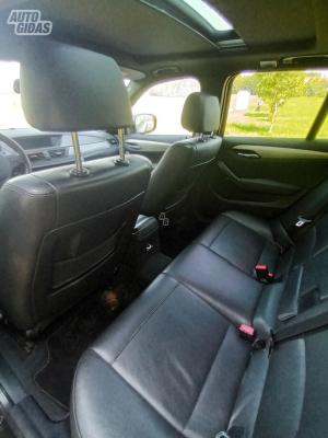 Black BMW X1 2012 in Telschi, with an engine capacity of 2.00 L and mileage of 243 thousand km for 7700 €, photo 9 on AUTOMOTO.COM.LV
