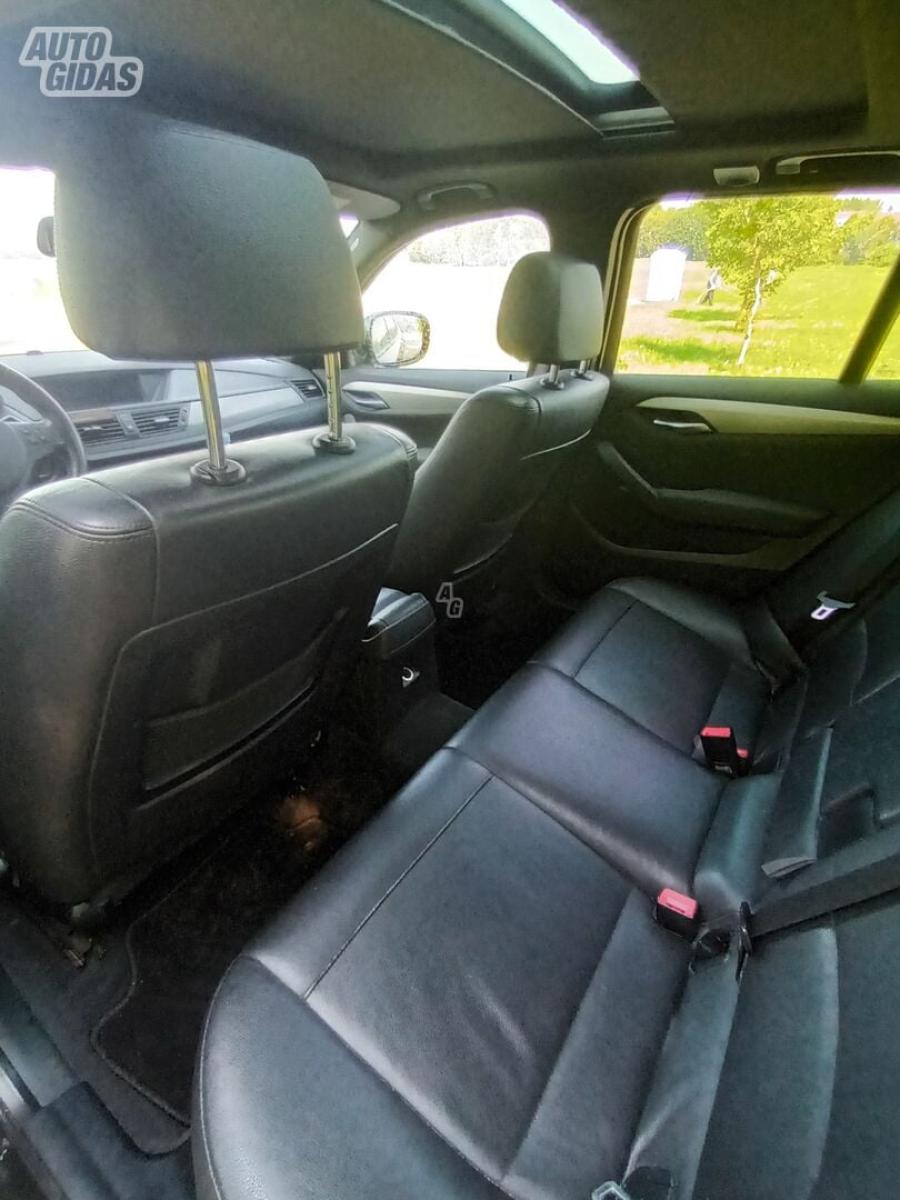 Black BMW X1 2012 in Telschi, with an engine capacity of 2.00 L and mileage of 243 thousand km for 7700 €, photo 9 on AUTOMOTO.COM.LV