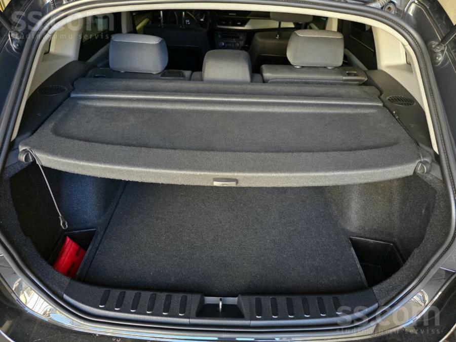 Black BMW X1 2012 in Riga, with an engine capacity of 2.00 L and mileage of 295 thousand km for 7500 €, photo 15 on AUTOMOTO.COM.LV