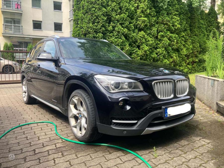 Black BMW X1 2012 in Vilnius, with an engine capacity of 2.00 L and mileage of 273 thousand km for 7900 €, photo 3 on AUTOMOTO.COM.LV