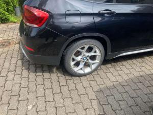 Black BMW X1 2012 in Vilnius, with an engine capacity of 2.00 L and mileage of 273 thousand km for 7900 €, photo 6 on AUTOMOTO.COM.LV