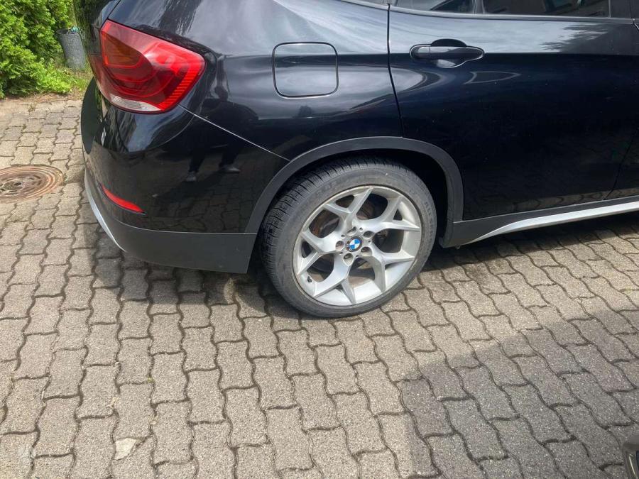 Black BMW X1 2012 in Vilnius, with an engine capacity of 2.00 L and mileage of 273 thousand km for 7900 €, photo 6 on AUTOMOTO.COM.LV