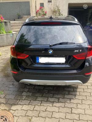 Black BMW X1 2012 in Vilnius, with an engine capacity of 2.00 L and mileage of 273 thousand km for 7900 €, photo 7 on AUTOMOTO.COM.LV
