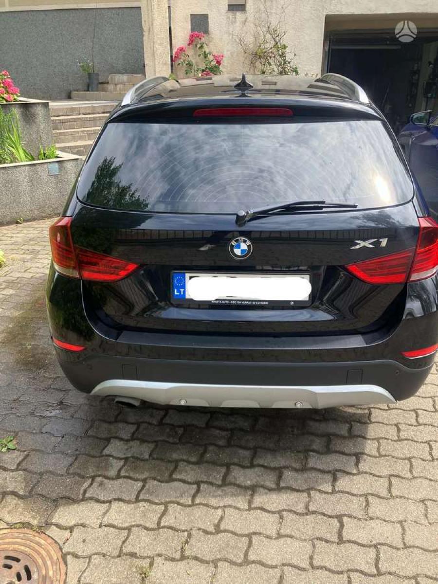 Black BMW X1 2012 in Vilnius, with an engine capacity of 2.00 L and mileage of 273 thousand km for 7900 €, photo 7 on AUTOMOTO.COM.LV