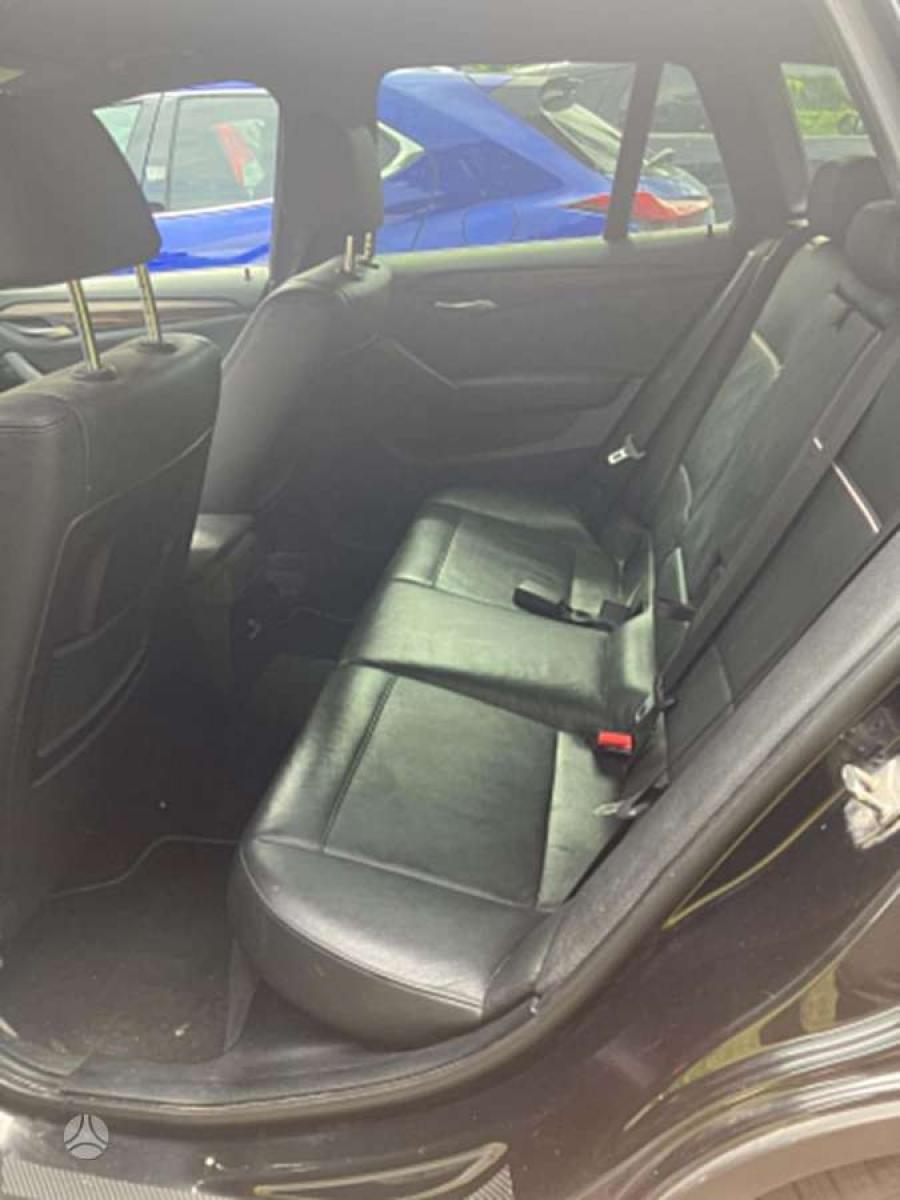 Black BMW X1 2012 in Vilnius, with an engine capacity of 2.00 L and mileage of 273 thousand km for 7900 €, photo 10 on AUTOMOTO.COM.LV