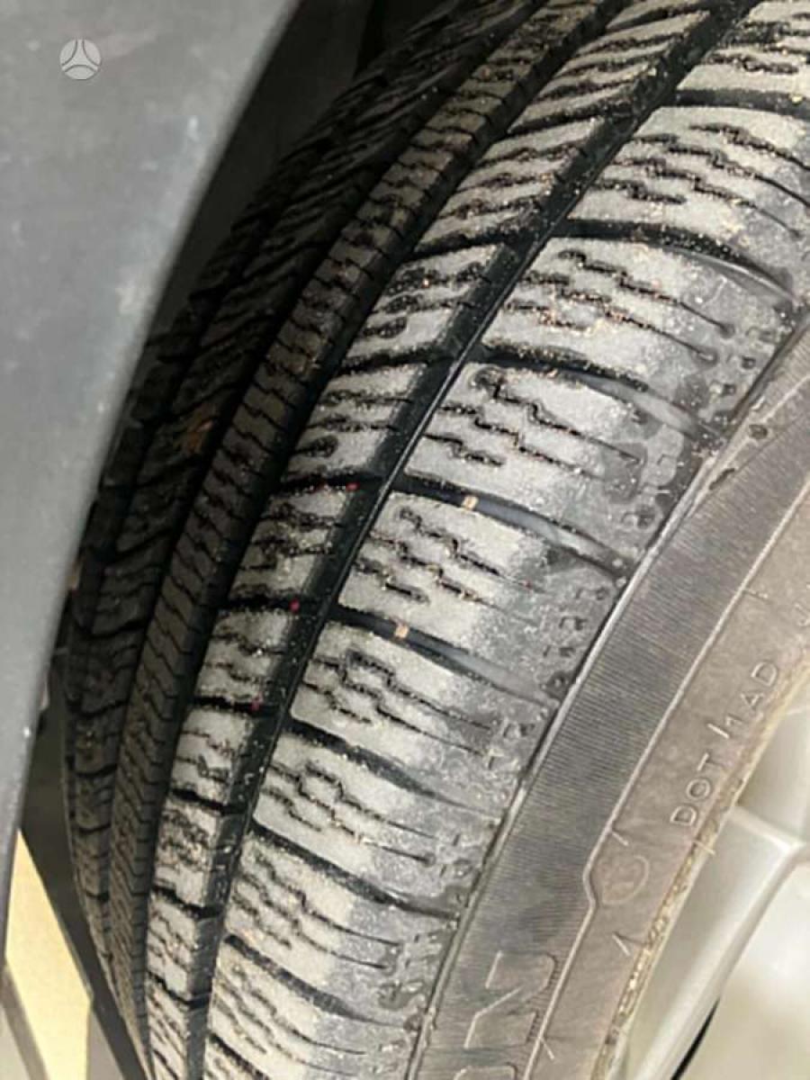 Black BMW X1 2012 in Vilnius, with an engine capacity of 2.00 L and mileage of 273 thousand km for 7900 €, photo 11 on AUTOMOTO.COM.LV