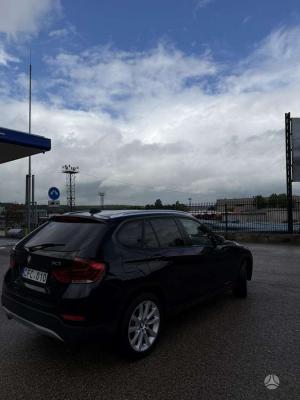Black BMW X1 2012 in Kaunas, with an engine capacity of 2.00 L and mileage of 335 thousand km for 8700 €, photo 3 on AUTOMOTO.COM.LV
