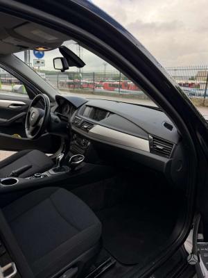 Black BMW X1 2012 in Kaunas, with an engine capacity of 2.00 L and mileage of 335 thousand km for 8700 €, photo 4 on AUTOMOTO.COM.LV
