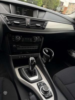 Black BMW X1 2012 in Kaunas, with an engine capacity of 2.00 L and mileage of 335 thousand km for 8700 €, photo 5 on AUTOMOTO.COM.LV