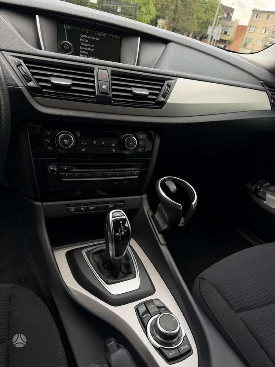 Black BMW X1 2012 in Kaunas, with an engine capacity of 2.00 L and mileage of 335 thousand km for 8700 €, photo 5 on AUTOMOTO.COM.LV