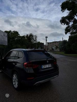Black BMW X1 2012 in Kaunas, with an engine capacity of 2.00 L and mileage of 335 thousand km for 8700 €, photo 6 on AUTOMOTO.COM.LV