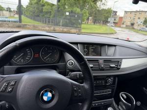 Black BMW X1 2012 in Kaunas, with an engine capacity of 2.00 L and mileage of 335 thousand km for 8700 €, photo 8 on AUTOMOTO.COM.LV