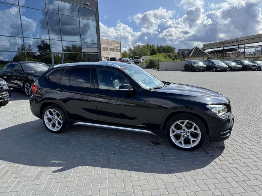 Black BMW X1 2012 in Telschi, with an engine capacity of 2.00 L and mileage of 245 thousand km for 8800 €, photo 9 on AUTOMOTO.COM.LV