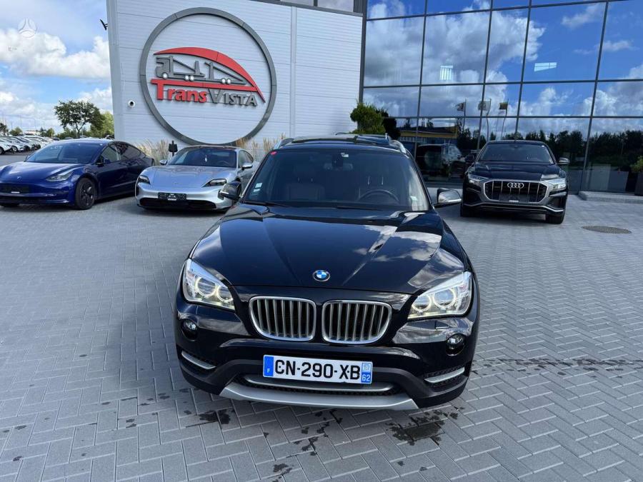 Black BMW X1 2012 in Telschi, with an engine capacity of 2.00 L and mileage of 245 thousand km for 8800 €, photo 11 on AUTOMOTO.COM.LV