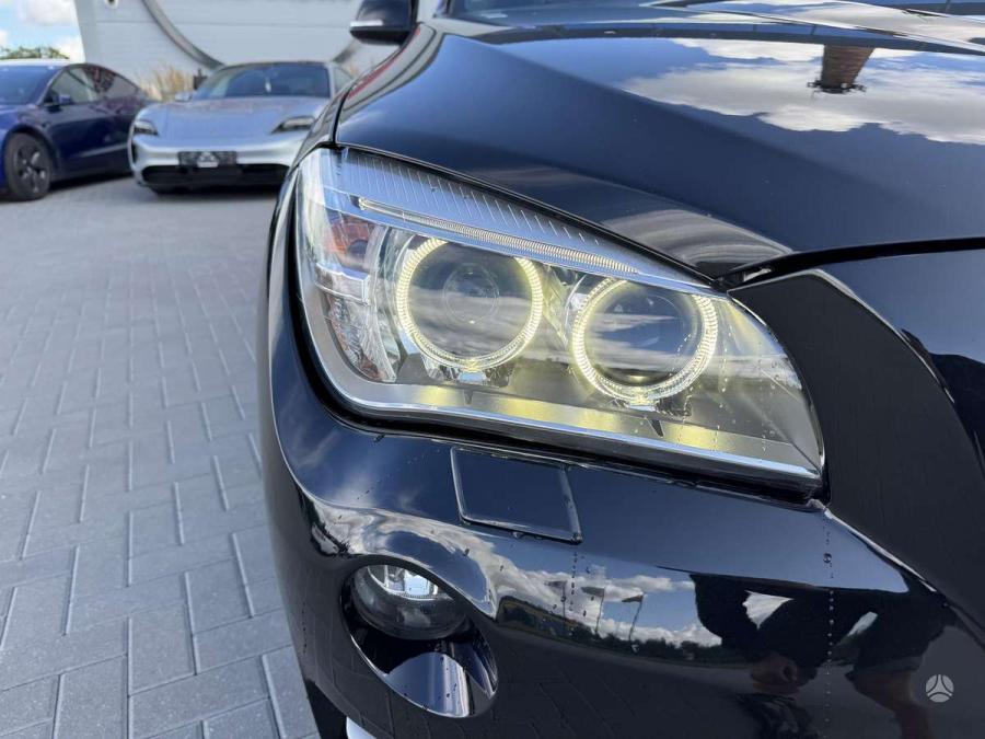 Black BMW X1 2012 in Telschi, with an engine capacity of 2.00 L and mileage of 245 thousand km for 8800 €, photo 12 on AUTOMOTO.COM.LV
