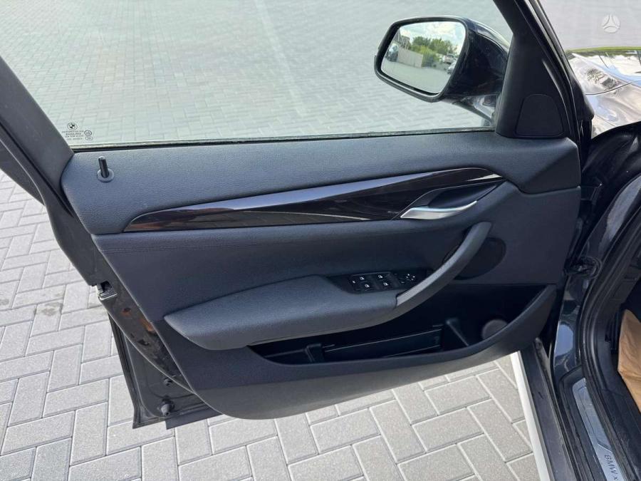 Black BMW X1 2012 in Telschi, with an engine capacity of 2.00 L and mileage of 245 thousand km for 8800 €, photo 20 on AUTOMOTO.COM.LV