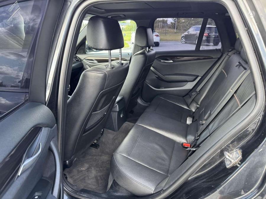 Black BMW X1 2012 in Telschi, with an engine capacity of 2.00 L and mileage of 245 thousand km for 8800 €, photo 22 on AUTOMOTO.COM.LV