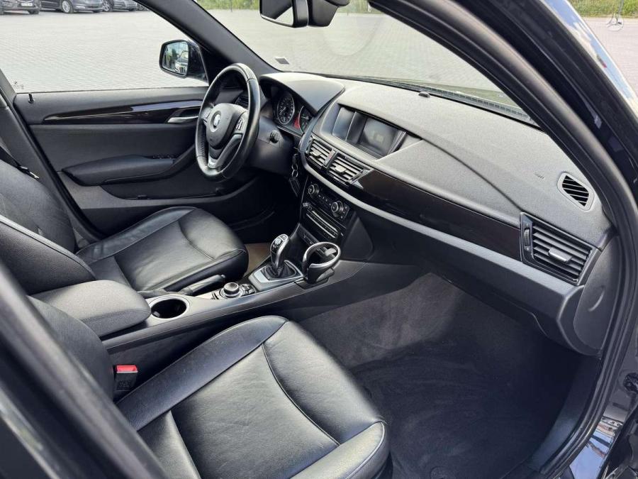 Black BMW X1 2012 in Telschi, with an engine capacity of 2.00 L and mileage of 245 thousand km for 8800 €, photo 26 on AUTOMOTO.COM.LV