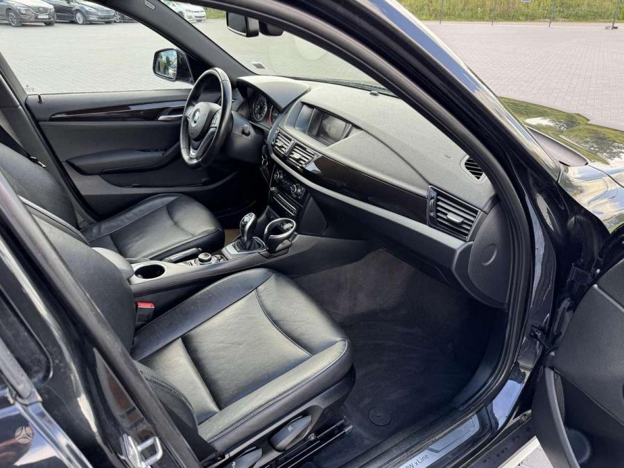 Black BMW X1 2012 in Telschi, with an engine capacity of 2.00 L and mileage of 245 thousand km for 8800 €, photo 27 on AUTOMOTO.COM.LV