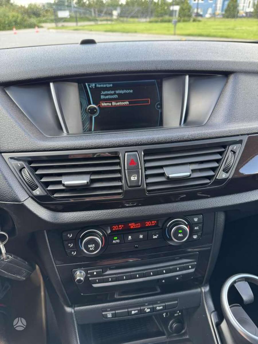 Black BMW X1 2012 in Telschi, with an engine capacity of 2.00 L and mileage of 245 thousand km for 8800 €, photo 31 on AUTOMOTO.COM.LV
