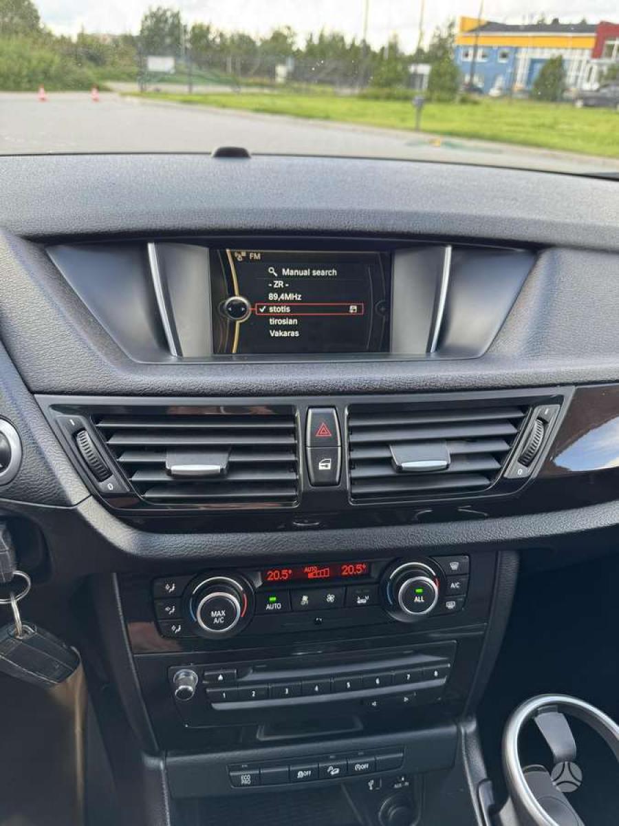Black BMW X1 2012 in Telschi, with an engine capacity of 2.00 L and mileage of 245 thousand km for 8800 €, photo 33 on AUTOMOTO.COM.LV