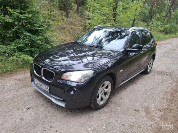 Melns BMW X1 2012 Druskininkai, ar dzinēja tilpumu 2.00 L un nobraukumu 301 tūkst. km par 4350 €, foto 1 vietnē AUTOMOTO.COM.LV